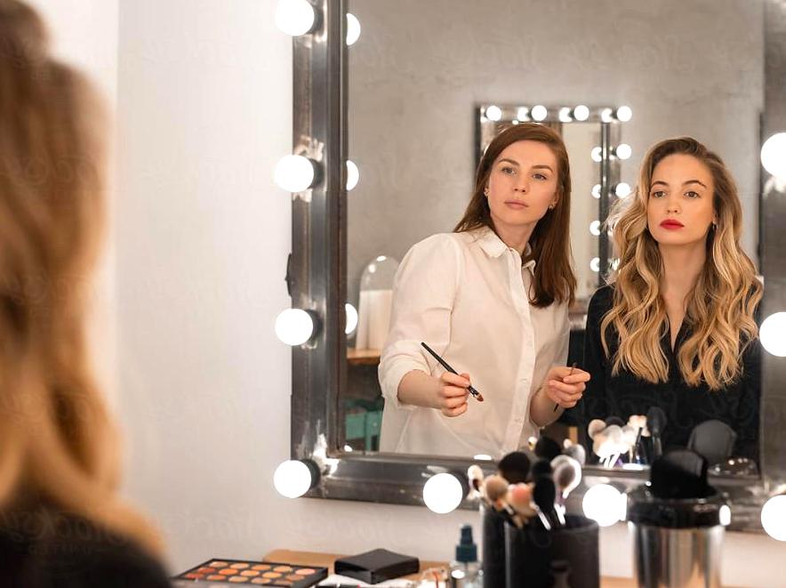 Achieve Stunning Salon-Inspired Makeup Looks at Home: 5 Easy Techniques